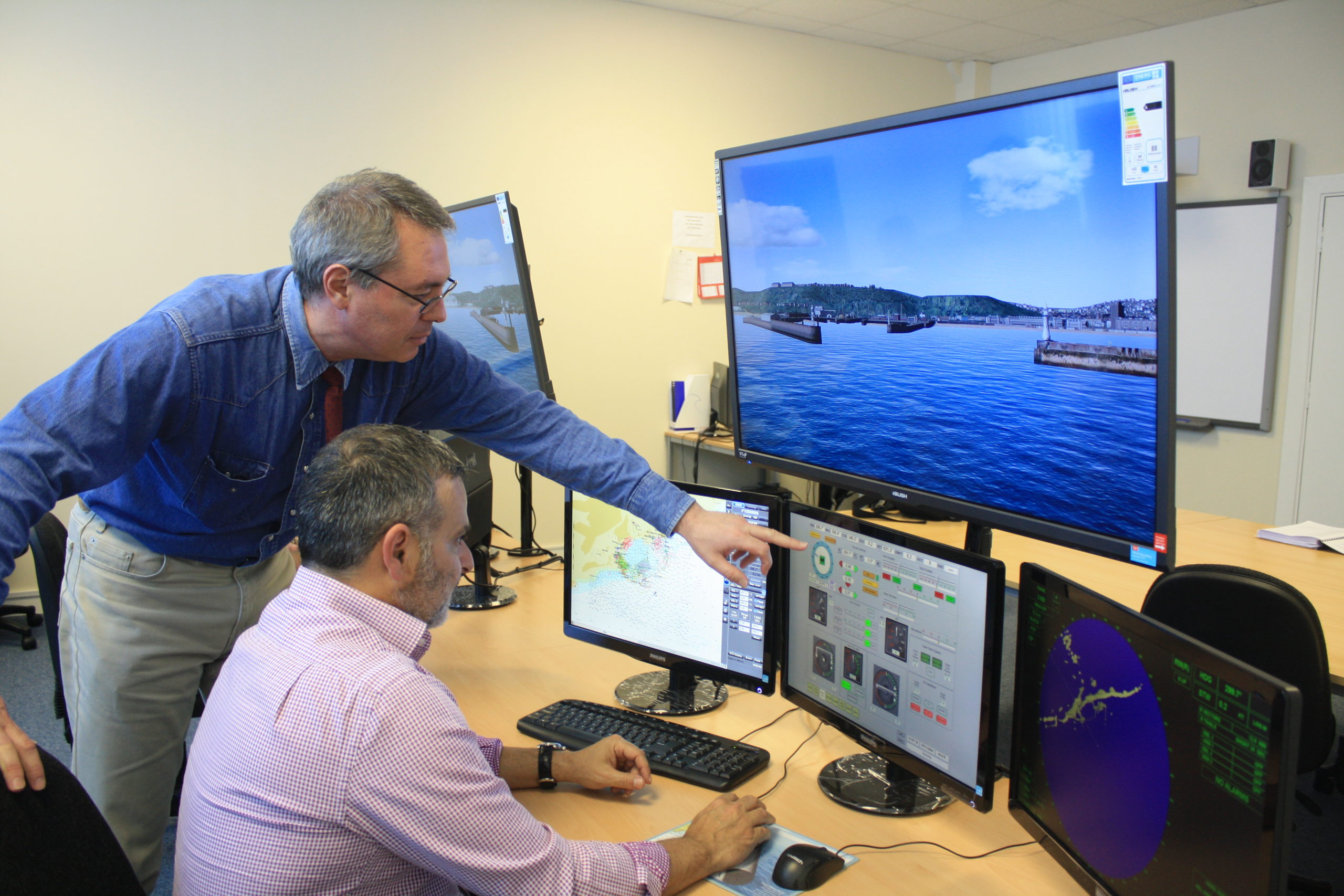Manufacturer approved TYPE specific Ecdis training - Glasgow Maritime ...